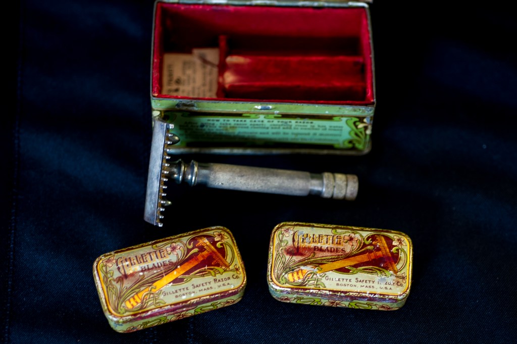 Gillette Double Ring Safety Razor Tin Gallery – The Early Gillette ...